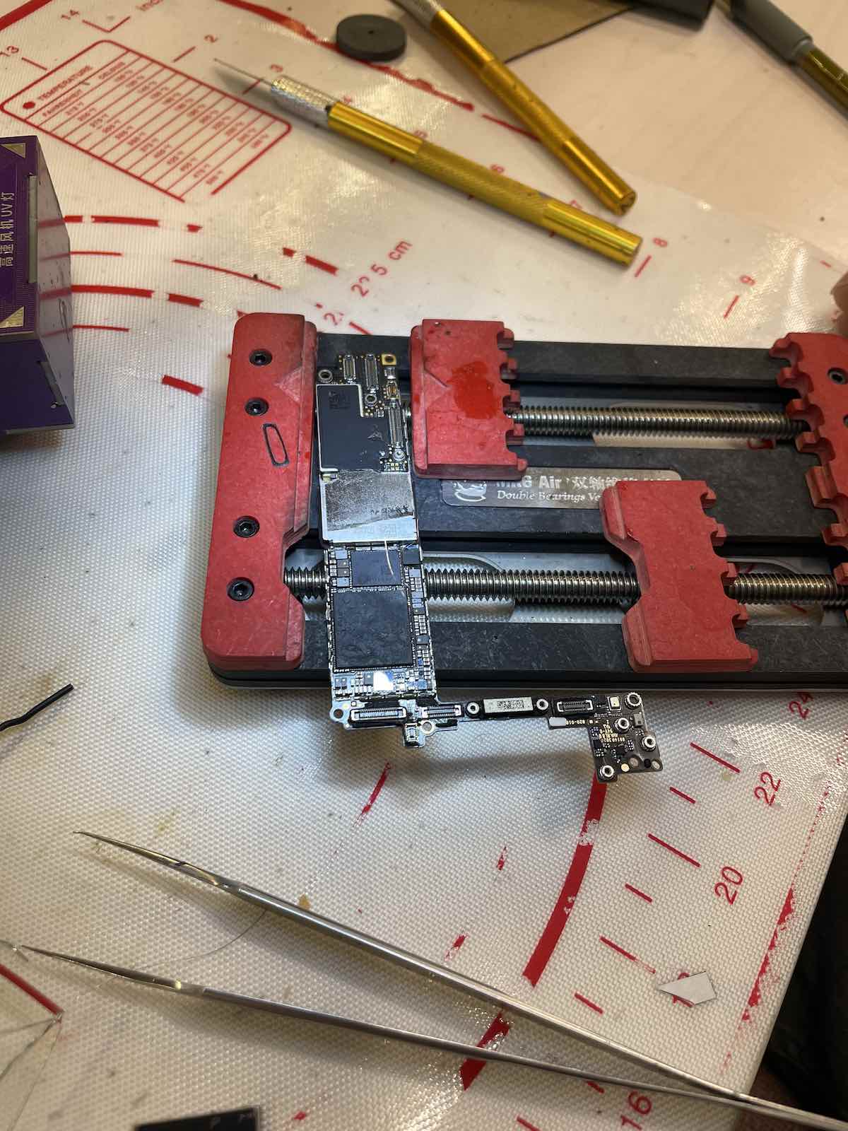 iPhone SE 3rd Gen Touch Not Working – Logic Board Repair Story - Device ...